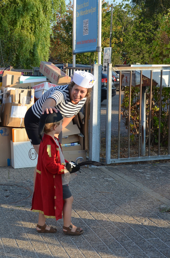 Leerlingen De Wonderwijzer varen als matrozen en piraten nieuwe ...
