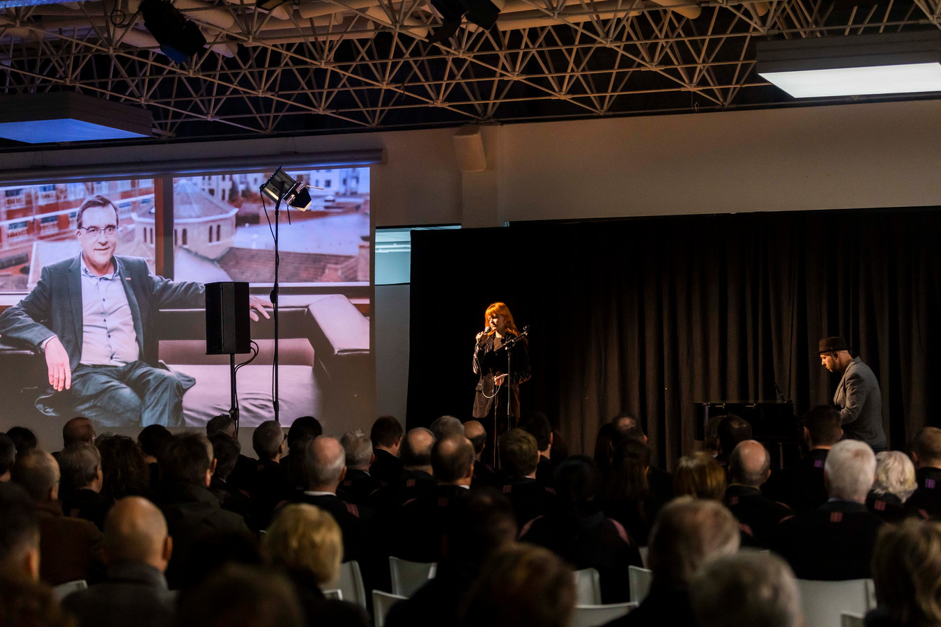 Familie en academici nemen afscheid van ererector van UHasselt Luc De ...