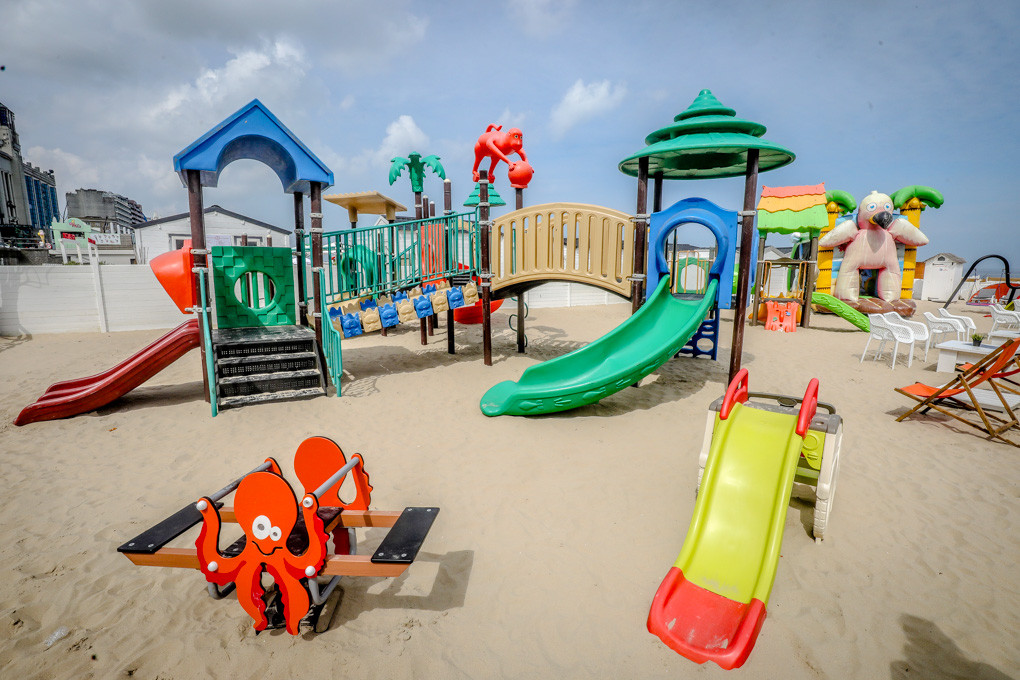 BEACHBAR(-O-METER). Nano Beach: “Ik wil hier een retrogevoel van de ...