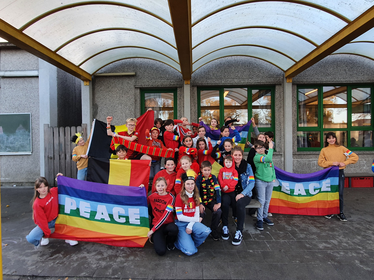 Basisschool De Brug supportert voor Rode Duivels (grotendeels) mét ...