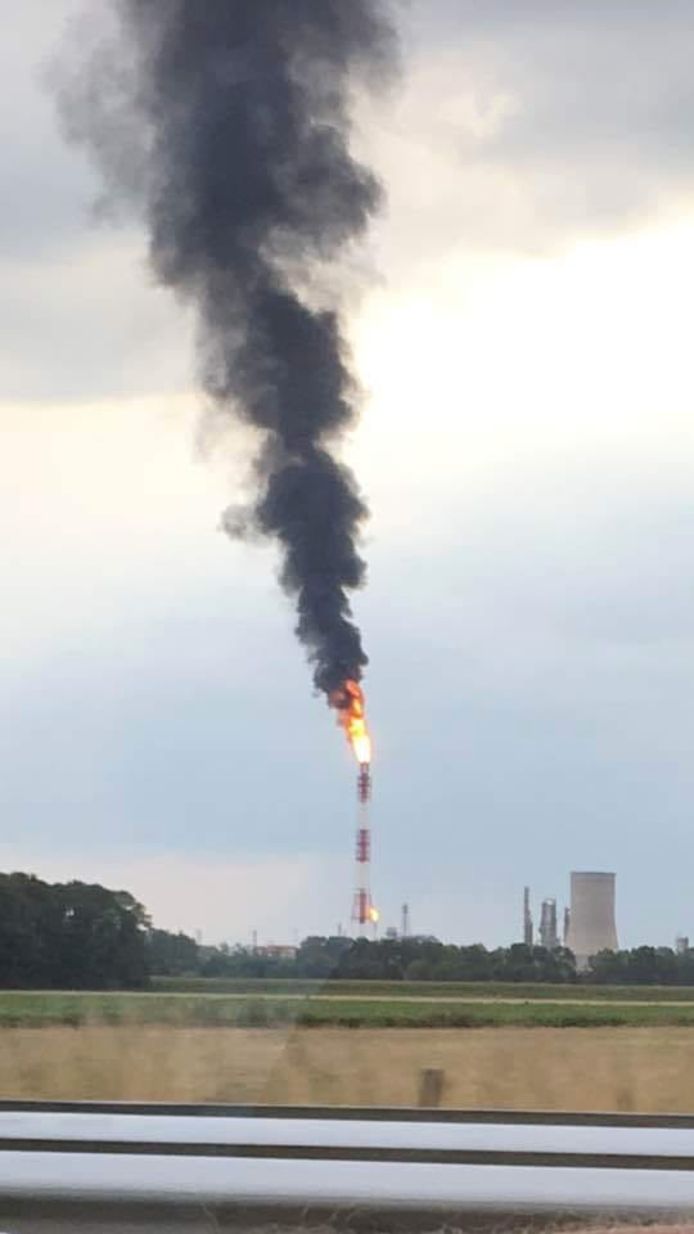 Rookpluim boven haven zorgt voor ongeruste telefoontjes bij ...