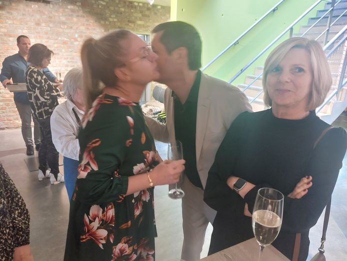 Gemeentebestuur trakteert personeel en mandatarissen op ...