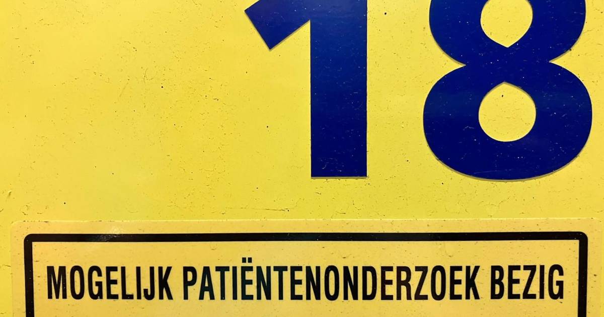 Ambulancedienst vraagt met stickers om begrip voor werk en positie van ...