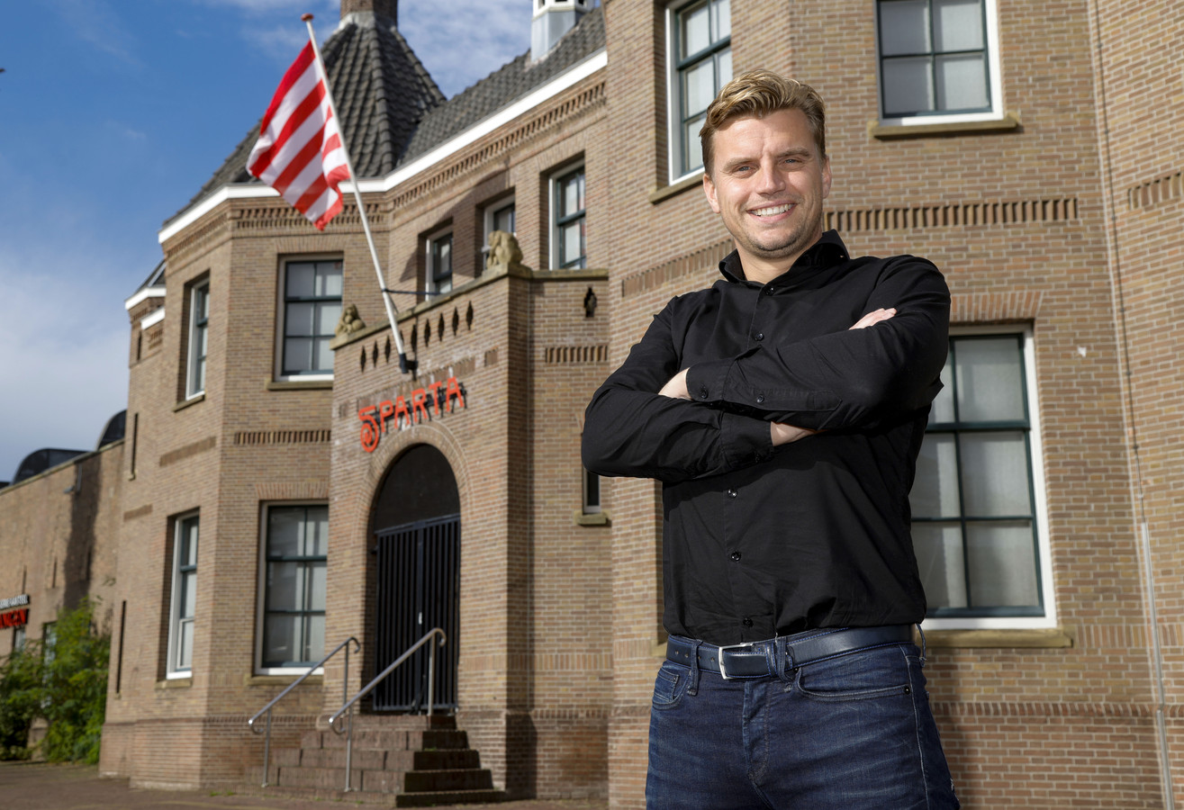 Oud-prof Michiel van den Berg (35) geniet van afscheidsduel: ‘Als ... Oud-prof Michiel van den Berg (35) geniet van afscheidsduel: ‘Als ...