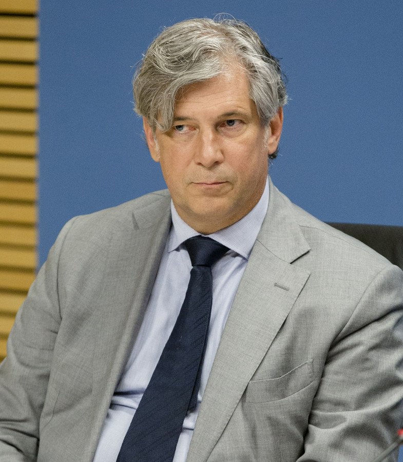 Peter Oskam wordt nieuwe burgemeester Capelle | Foto | AD.nl