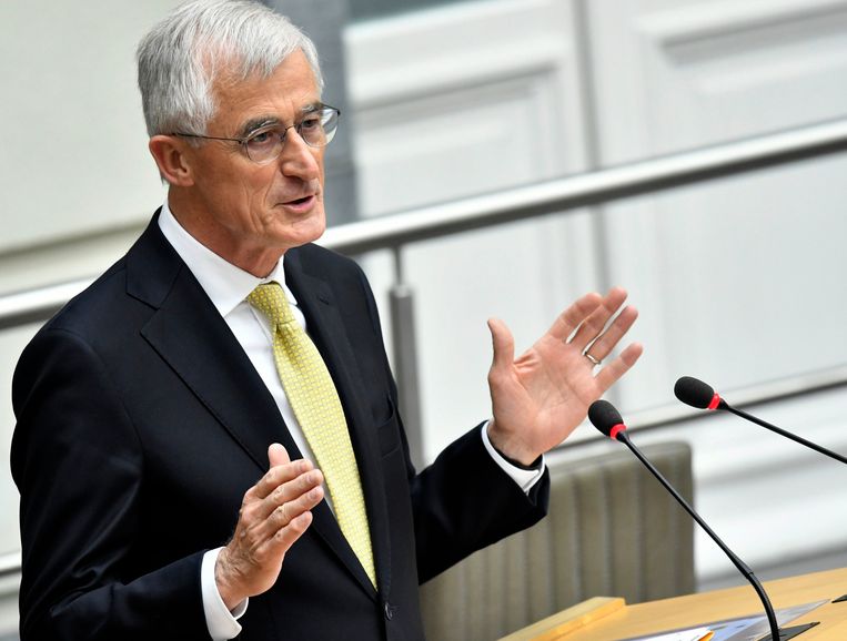 Geert Bourgeois neemt ontslag op 1 juli | De Morgen