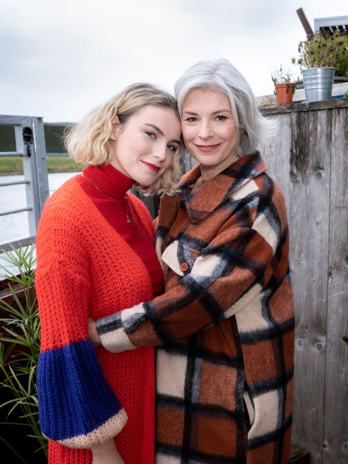 Ketnetwrapster Gloria Monserez belt haar moeder Machteld Timmermans nog ...