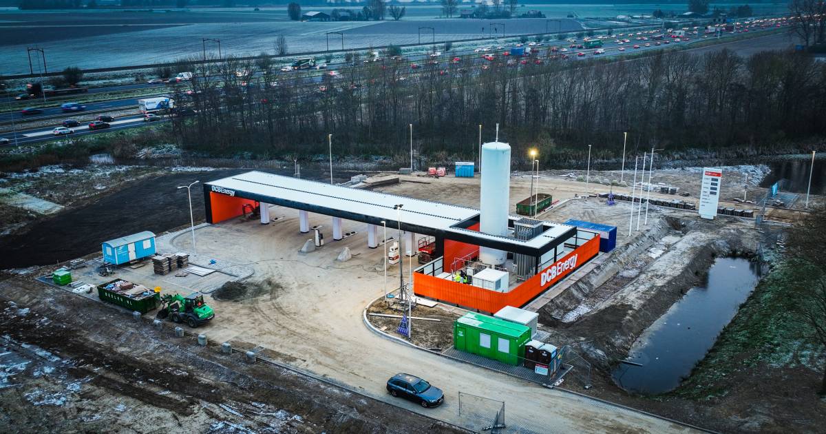 Nieuw tankstation langs A16 omvat alle brandstoffen en komt met ...