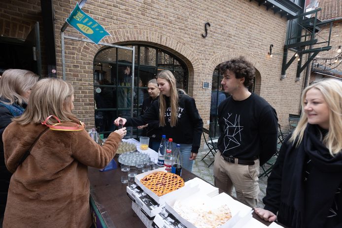 IN BEELD. Hasselts Jenevermuseum viert veertigste verjaardag in stijl ...