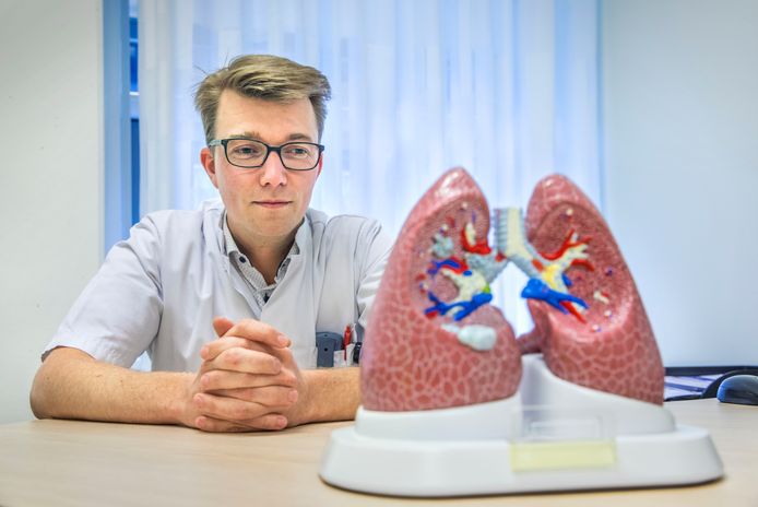 Longarts baalt van achteloze feestvierders terwijl ziekenhuizen ...