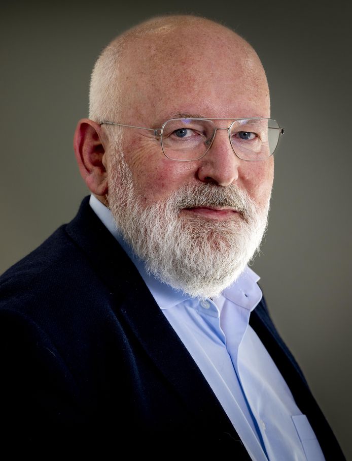 Posters Frans Timmermans in Venlo beklad | Venlo | AD.nl