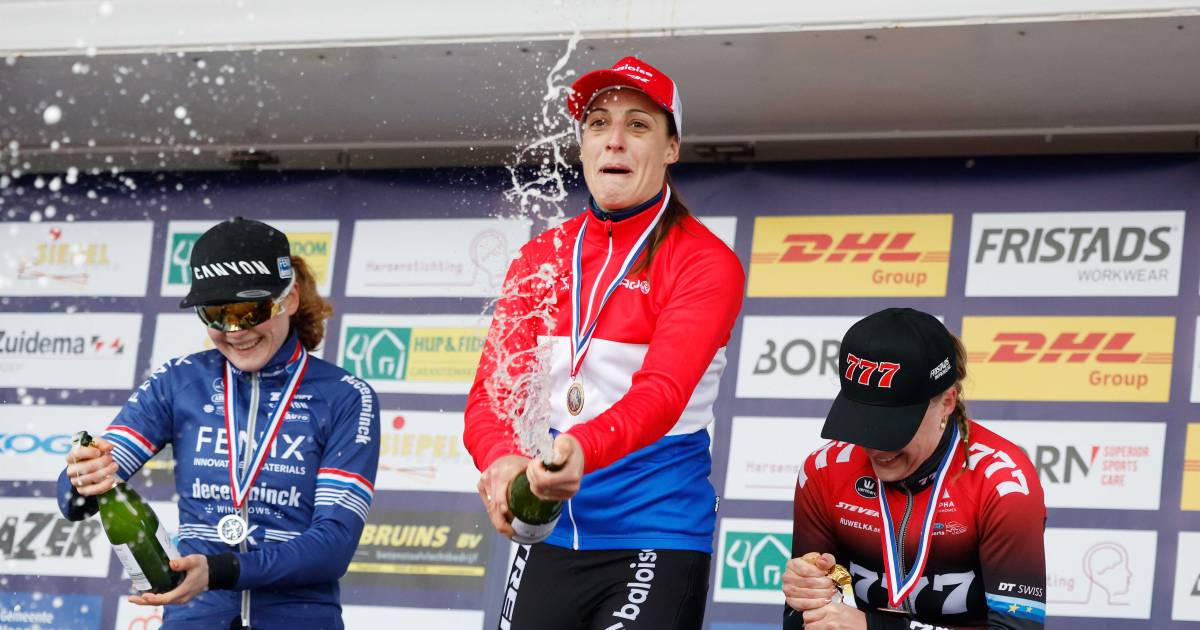 Een week na dreun op haar neus deelt Lucinda Brand zelf de klappen uit ...