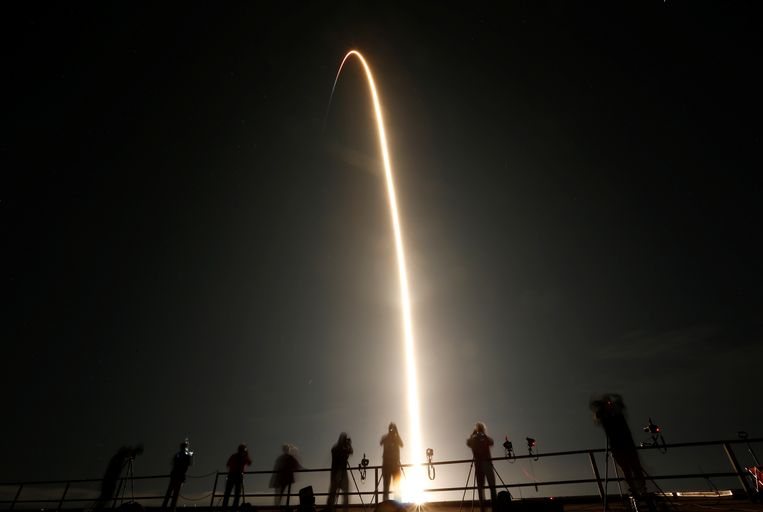 SpaceX-raket met vier astronauten met succes gelanceerd richting ...