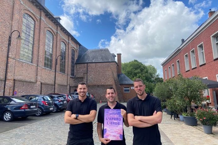 Eerste zomerbar “L’ Apero Lierde” zit vol muziek: “Jong en oud ...