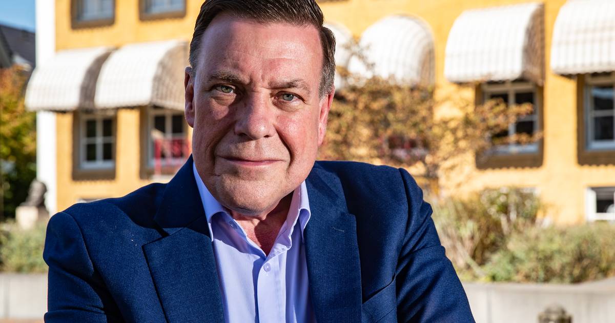 Ton Strien (64) stopt na 15 jaar als burgemeester van Olst-Wijhe ...