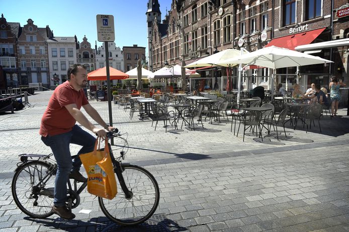 Te warm om terrasje te doen | Dendermonde | hln.be