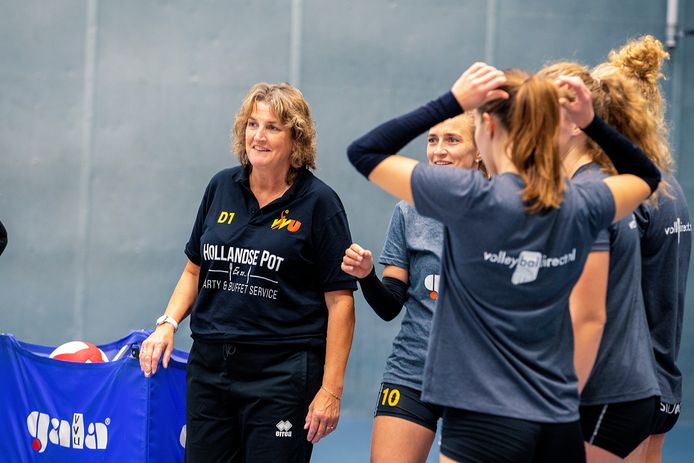 Utrechtse volleybalsters leren van Vera Koenen elkaar aan te spreken ...