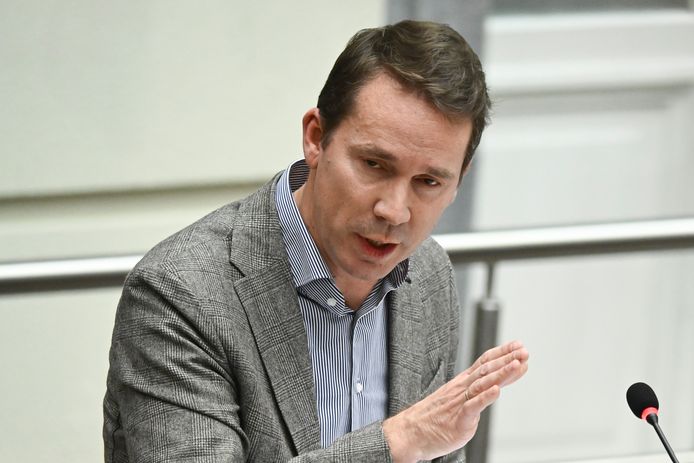 Minister Brouns vraagt werkgevers wat soepeler te zijn met ...