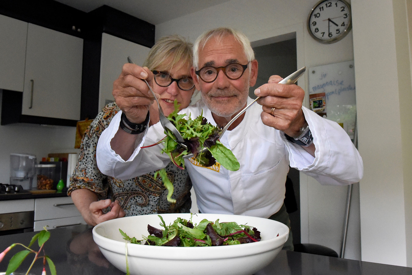 Wim (68) was directeur, maar kreeg dementie. Nu runt hij een restaurant ...