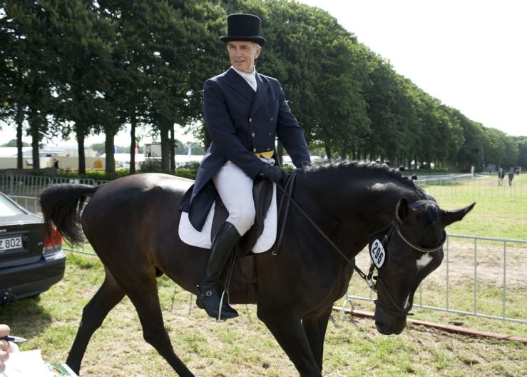 Hondjes, bobo's, handel en, o ja, paarden | Foto | bndestem.nl