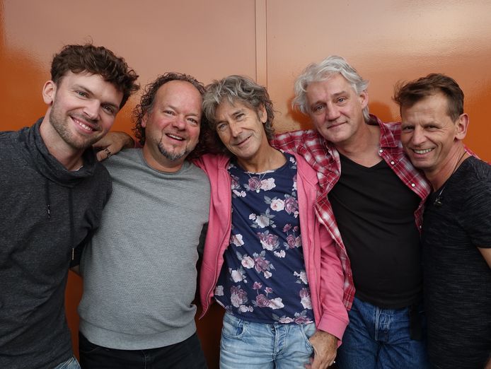 Toontje Lager kartrekker op festival in Oldenzaal: opbrengst voor ...