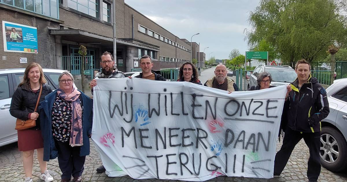 Komt Meneer Daan terug naar Klavertje Vier? Als het van de ouders ...