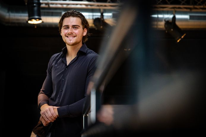 Alex (21) wil weer feestjes voor Hoeksche Waardse jeugd: ‘Voor ...