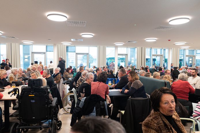 Massa bezoekers op openingsweekend nieuwe Zorgcampus Temse | Temse | hln.be