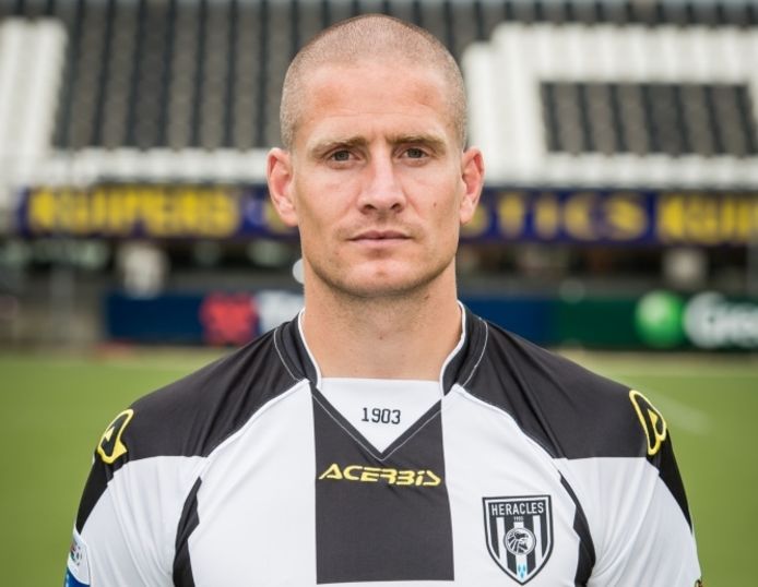 Bas Sibum stopt per direct met voetballen | Amateurvoetbal | destentor.nl