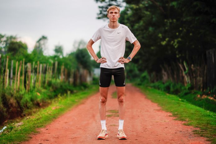 Hardlooptalent Niels Laros (18) verbetert Nederlands record 5 km op de ...