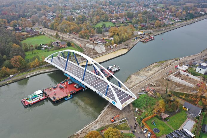 Kuringen krijgt nieuwe stalen brug over Albertkanaal | Hasselt | hln.be
