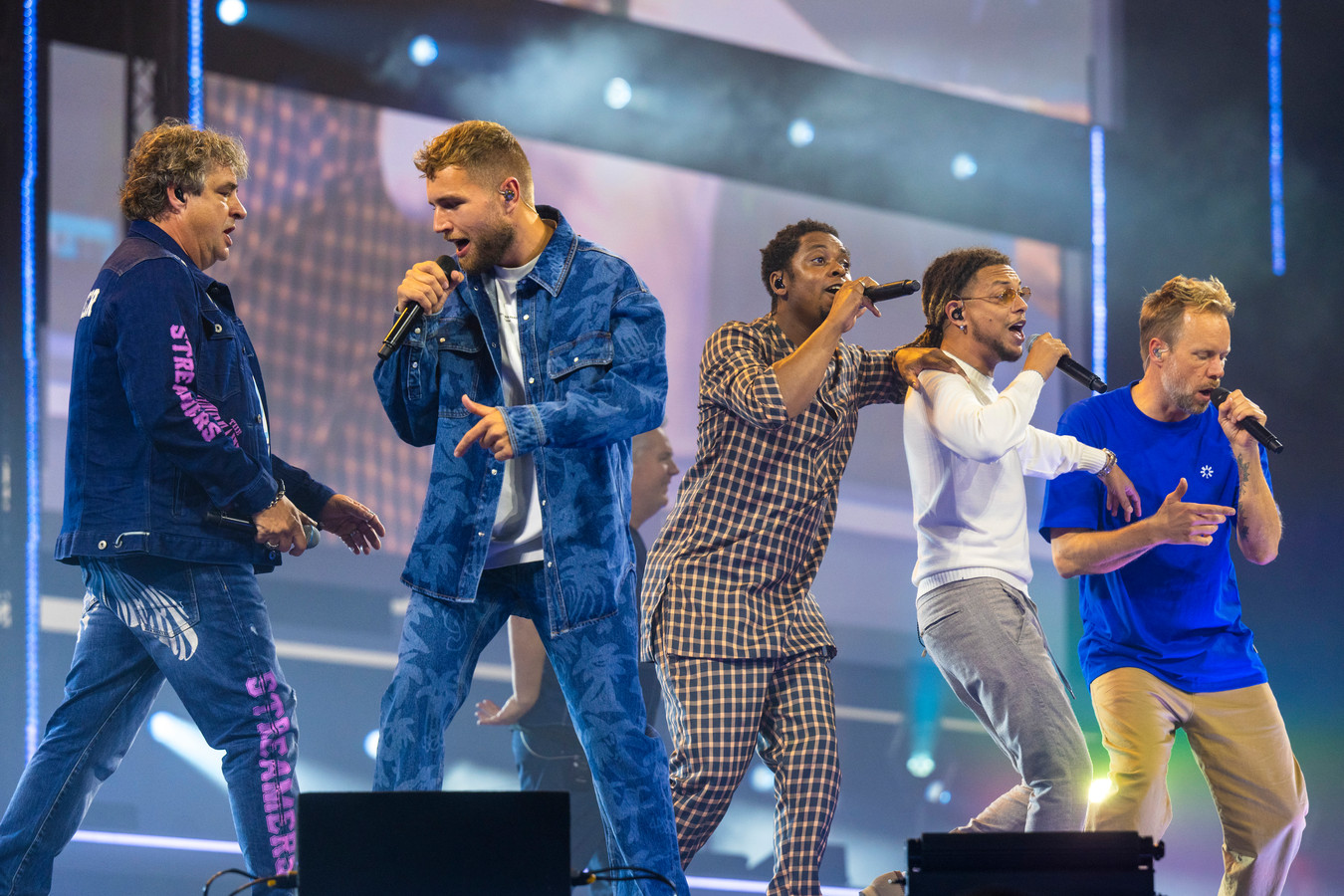 The Streamers in GelreDome: artiesten hebben zo veel plezier dat ze ...