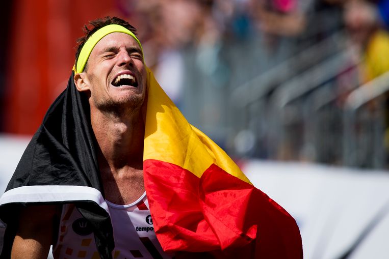 Het ongelooflijke verhaal van Koen Naert: in 2016 verpleger bij ...