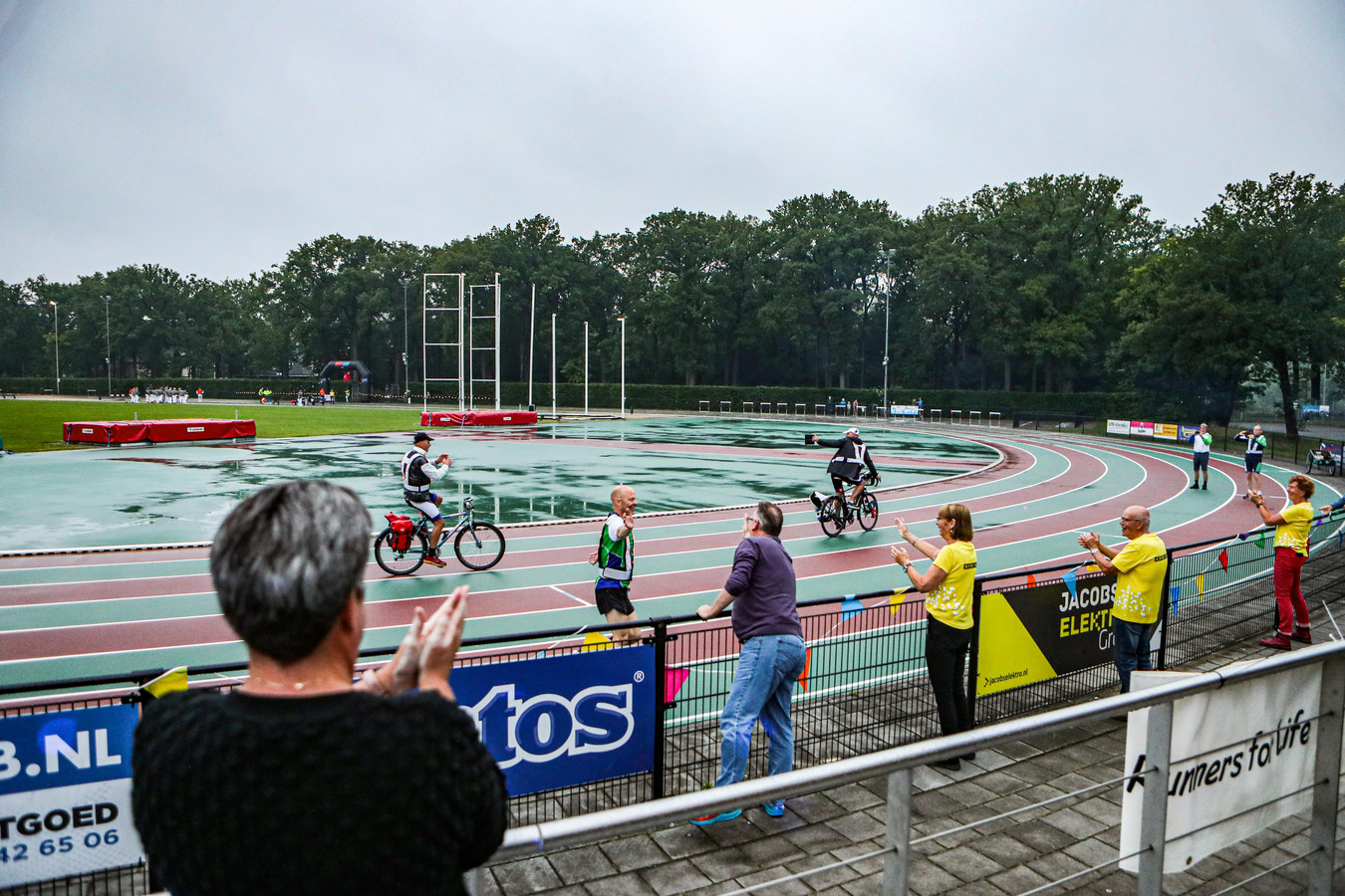 Atletiekclub Sprint geeft sprookjesachtig tintje aan doorkomst Roparun ...