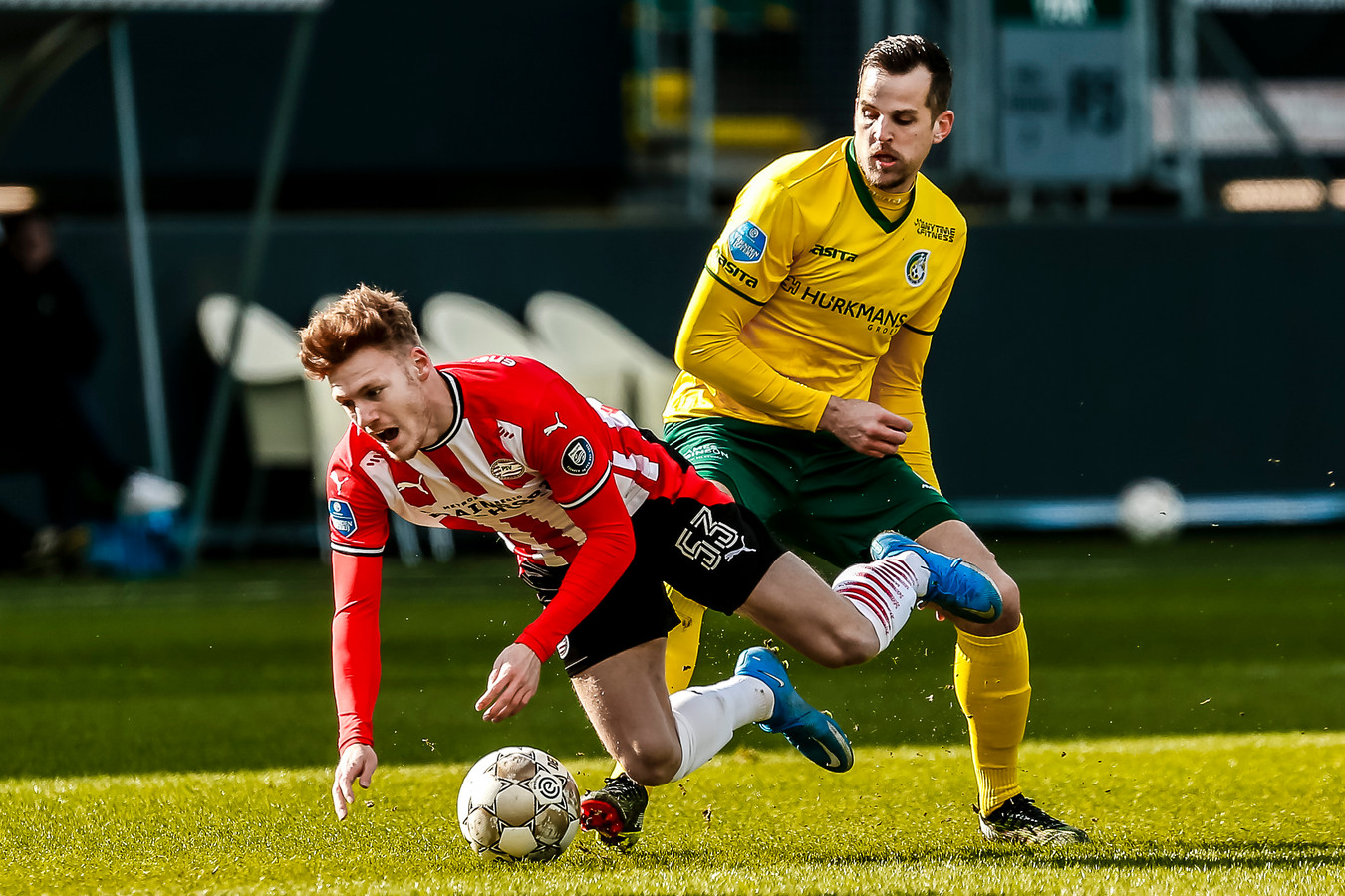 PSV-talent Yorbe Vertessen heeft een gevecht van twee jaar met zijn ...