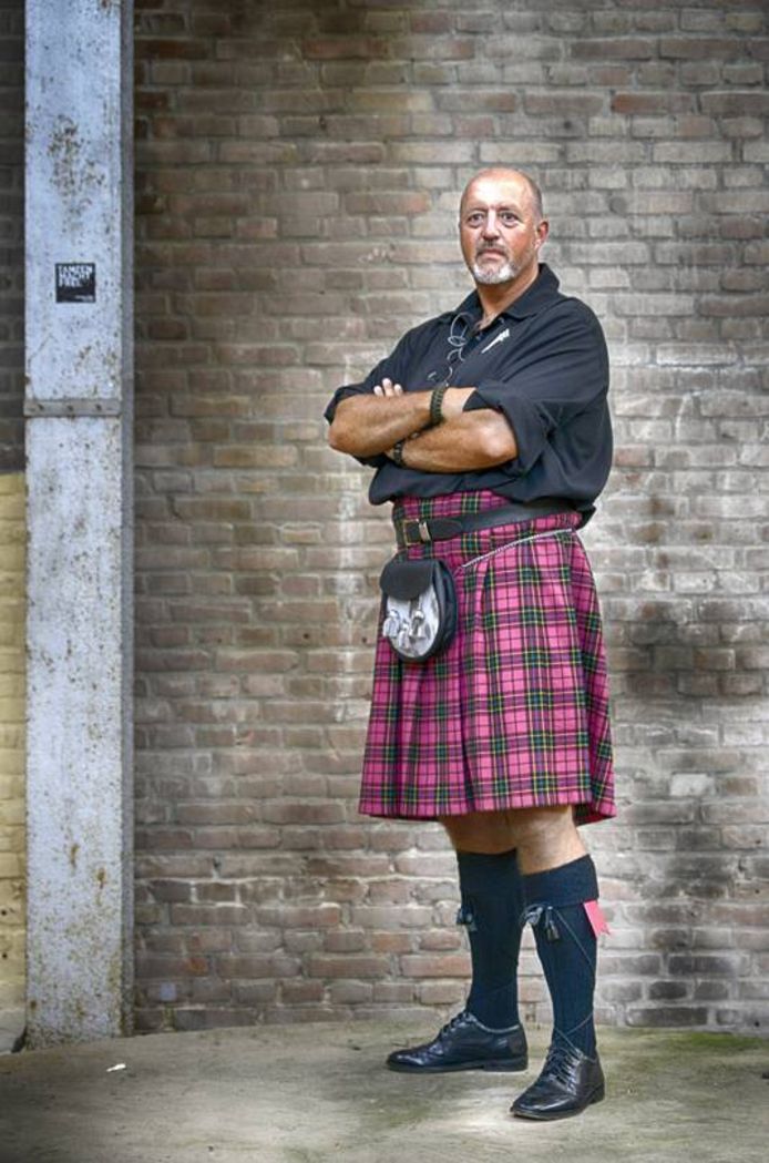 Rokjesdag voor mannen: 'Een broek is zó ouderwets' | Binnenland | AD.nl