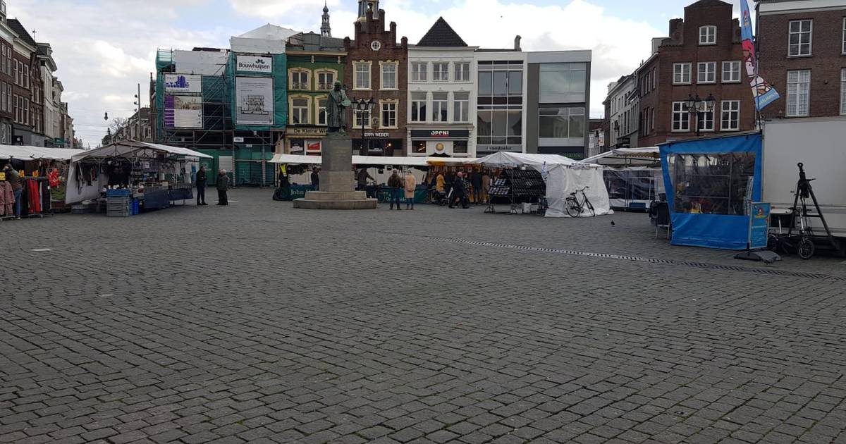 Rustige Bossche weekmarkt door coronavirus: ‘Het scheelt de helft ...