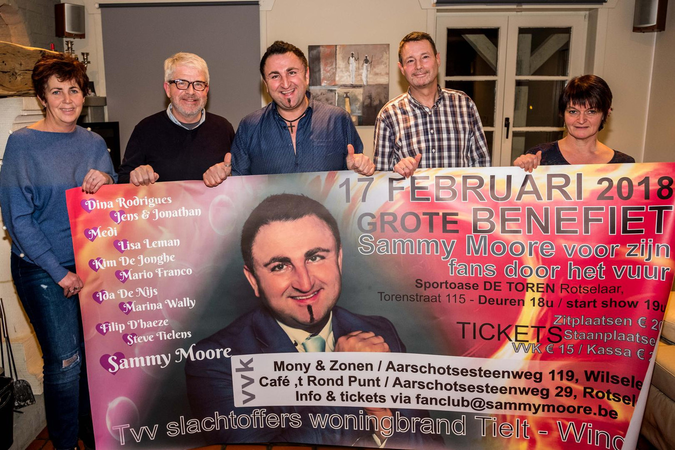 Sammy Moore gaat voor zijn fans 'door het vuur' | Foto | hln.be