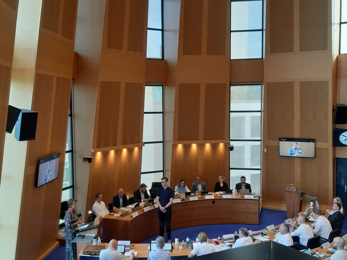 Jeugdburgemeester Lars gaat laten zien dat iets saais heel boeiend kan ...