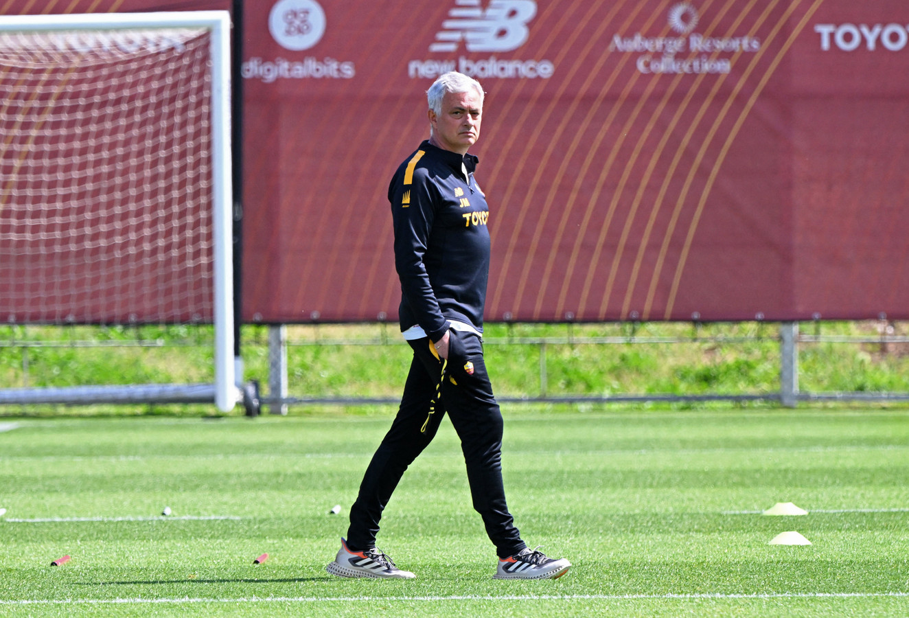 José Mourinho heeft ‘alle respect’ voor Feyenoord, maar vertrouwt op ...