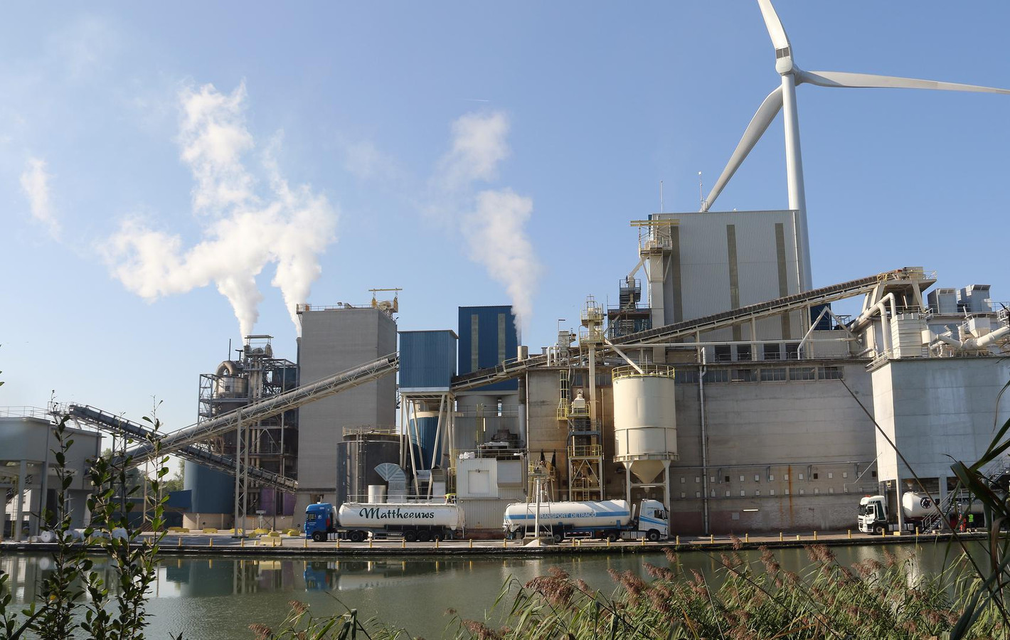 Sibelco schrapt wereldwijd tot 600 banen, waarvan 15 in België | Foto ...