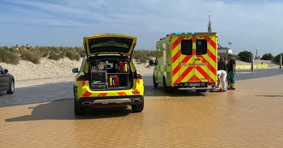 Jongetje graaft put op strand wanneer het misloopt: kind bedolven onder ...