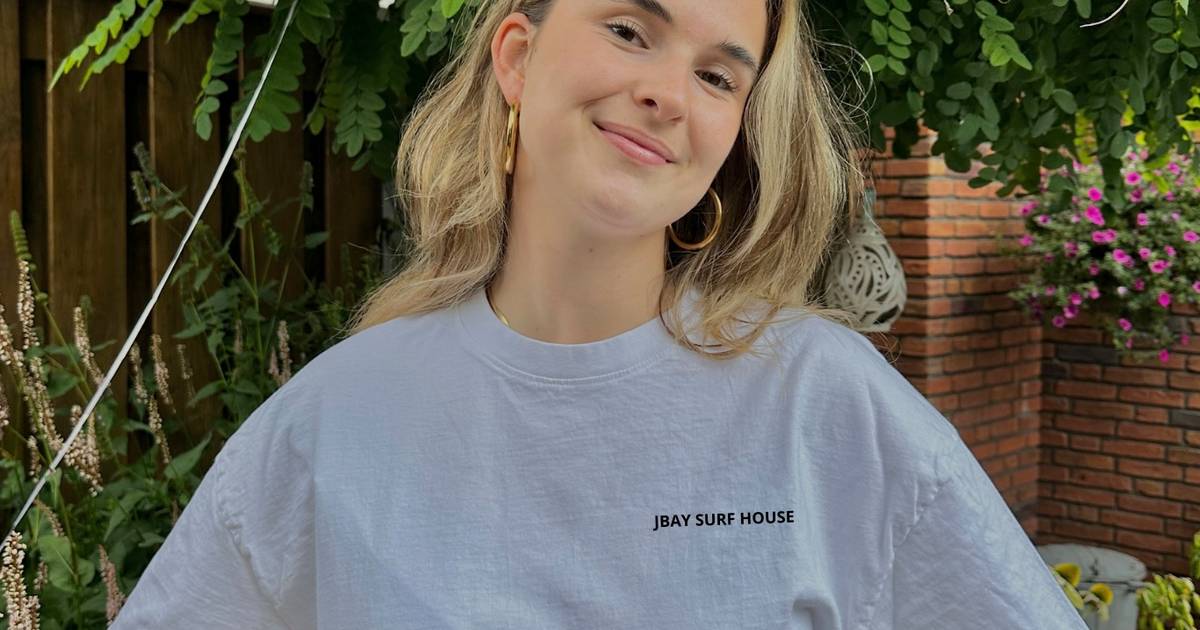 Julie Claessen geeft surflessen aan kinderen in Zuid-Afrika: ‘Ze worden ...