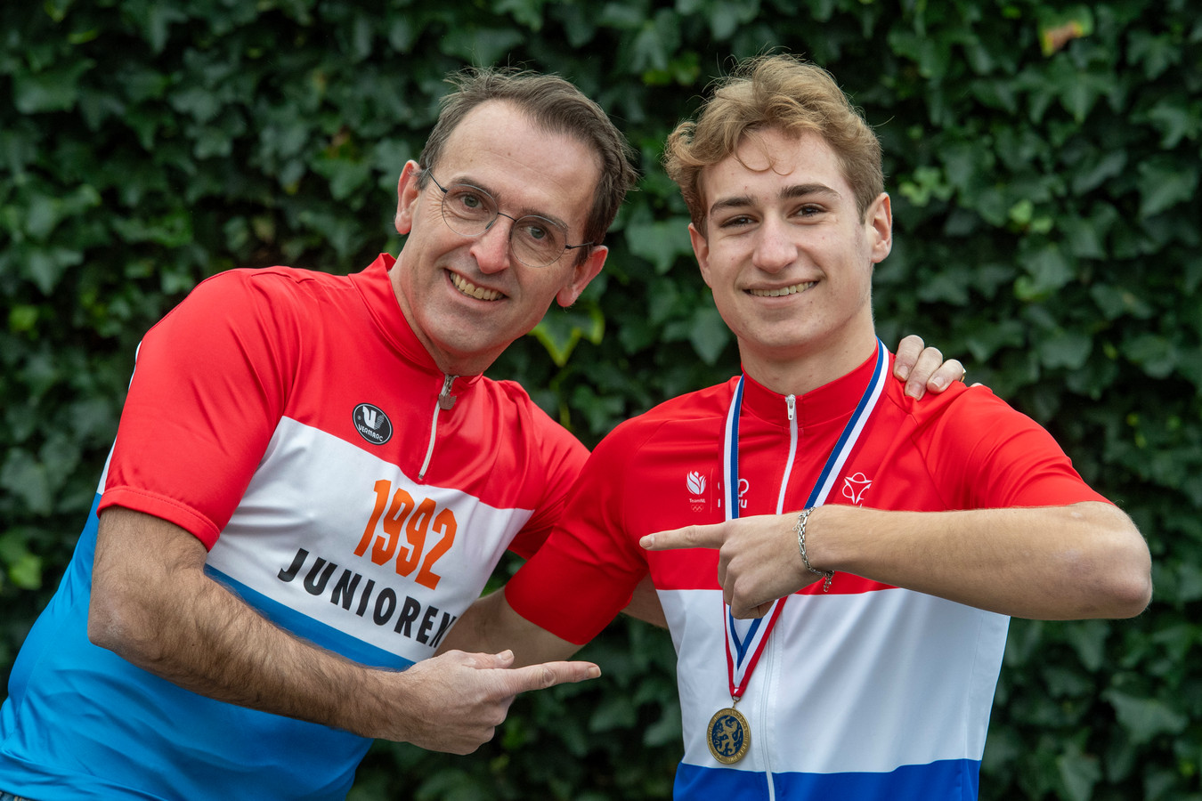 ‘Tijdritkanon’ Sander (18) heeft nu dezelfde kampioenstrui als zijn ...