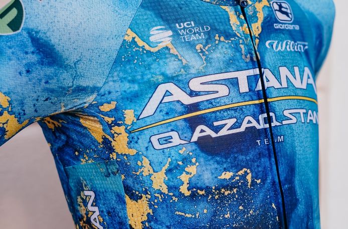 Nieuwe Tour-tenues kennen wisselend succes: kritiek op ontwerp Lidl ...