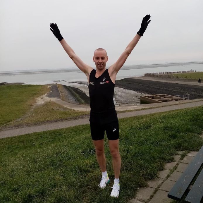 Nationaal kampioen Jeroen Kramer schudt het Goruna-circuit in ...