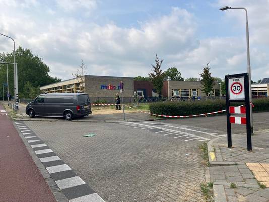 LIVE | Politie schiet op auto die uit garage Nijmegen vlucht ...