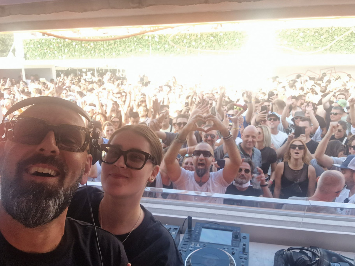 Delafino cureert eigen podium op Tomorrowland: “Volledig in de stijl ...