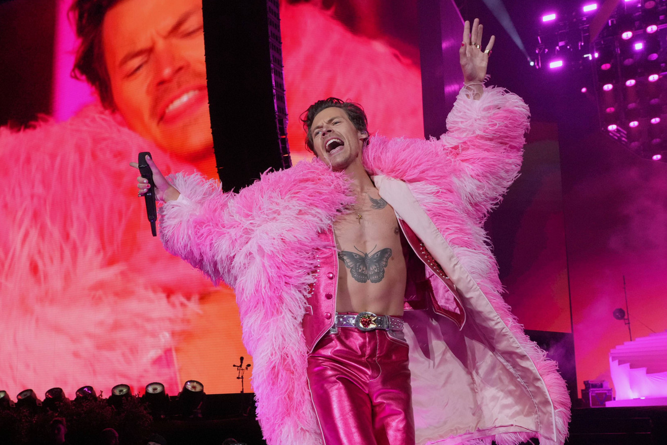 Met fortuin van ruim 200 miljoen is Harry Styles opnieuw rijkste Brit ...