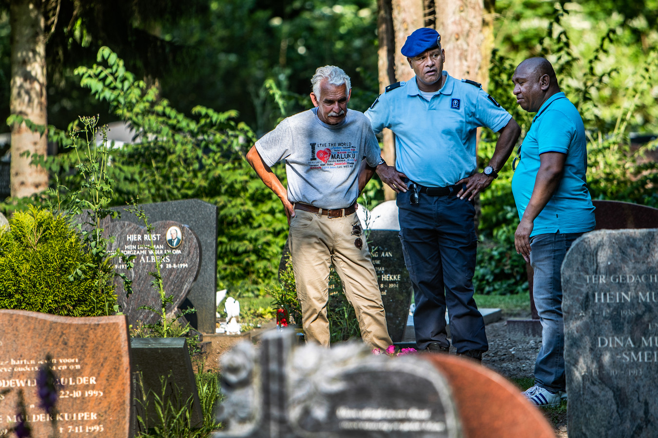 Deventer geeft definitief bijna 3 ton uit aan behoud Molukse graven ... Deventer geeft definitief bijna 3 ton uit aan behoud Molukse graven ...
